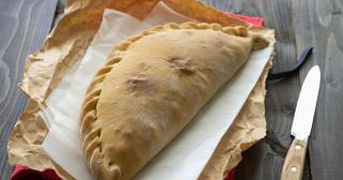 Three-Cheese Calzones - Recipes - Cuisinart